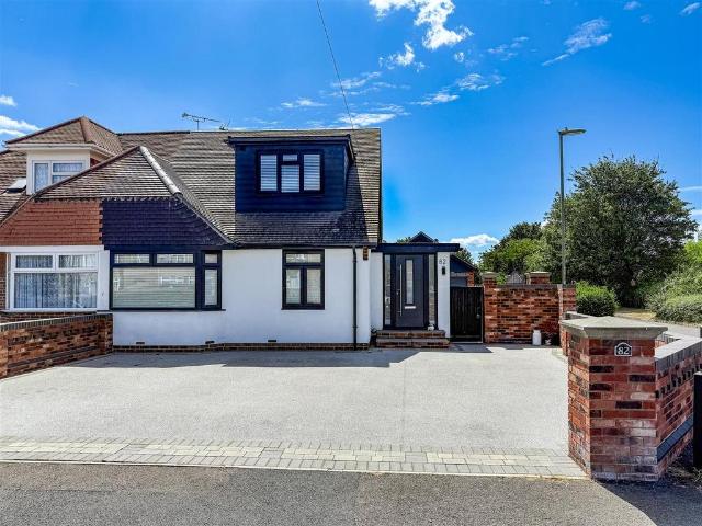 6 bedroom semi detached house for sale