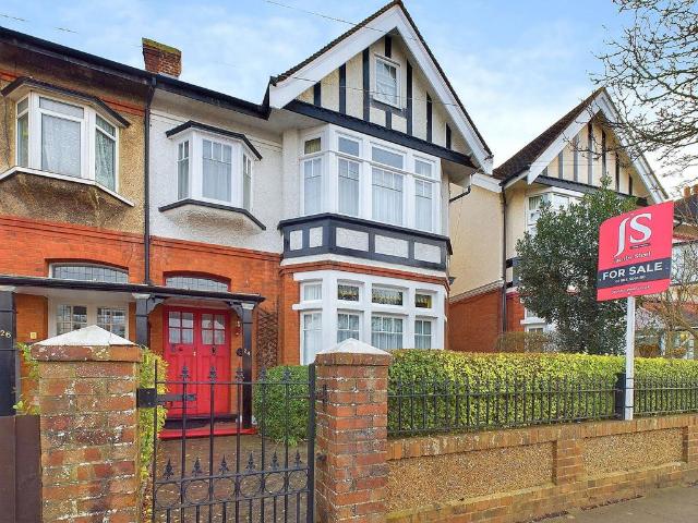 6 bedroom semi detached house for sale