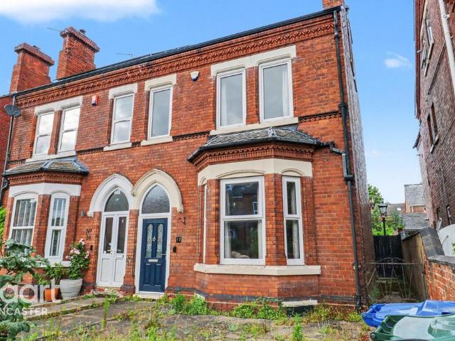 6 bedroom semi detached house for sale