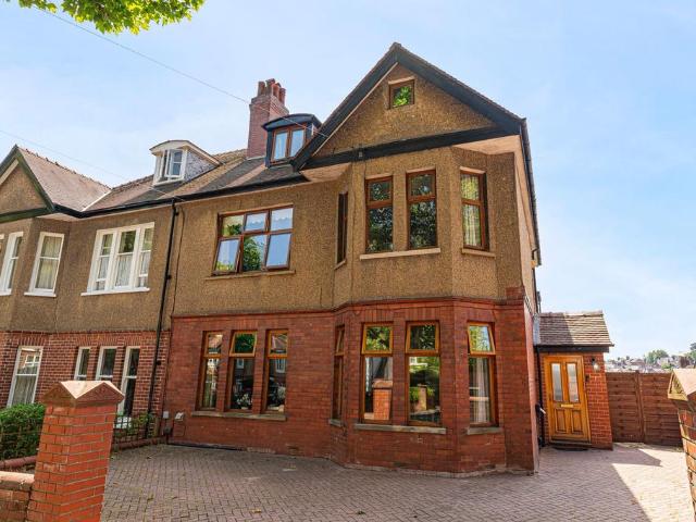 6 bedroom semi detached house for sale