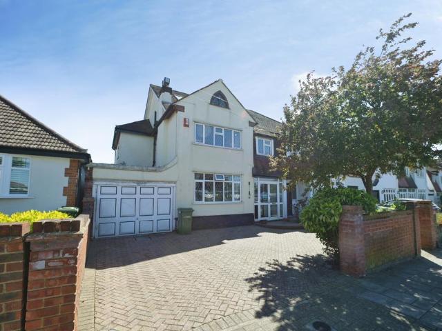6 bedroom semi detached house for sale