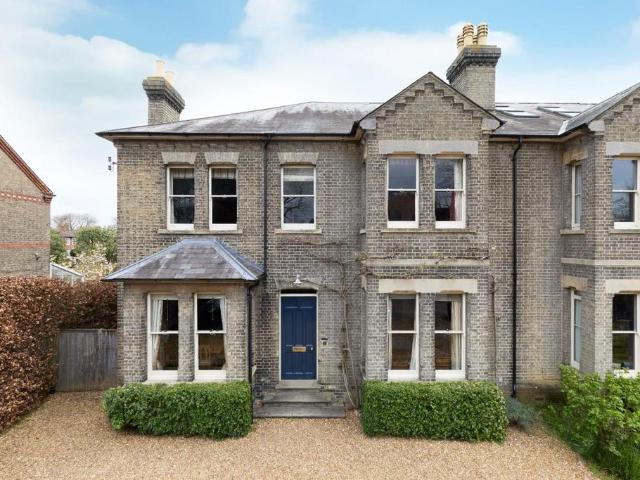 6 bedroom semi detached house for sale