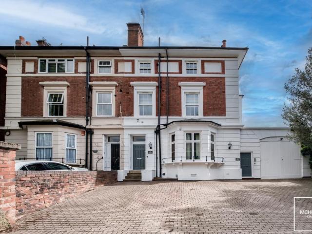 6 bedroom semi detached house for sale