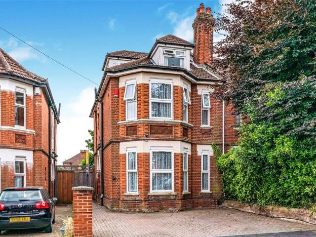 6 bedroom semi detached house for sale