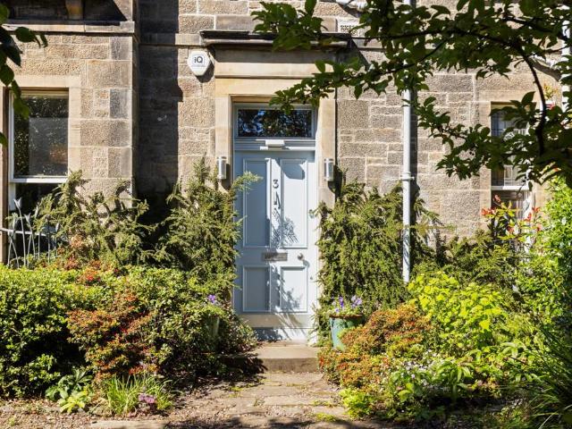 6 bedroom semi detached house for sale