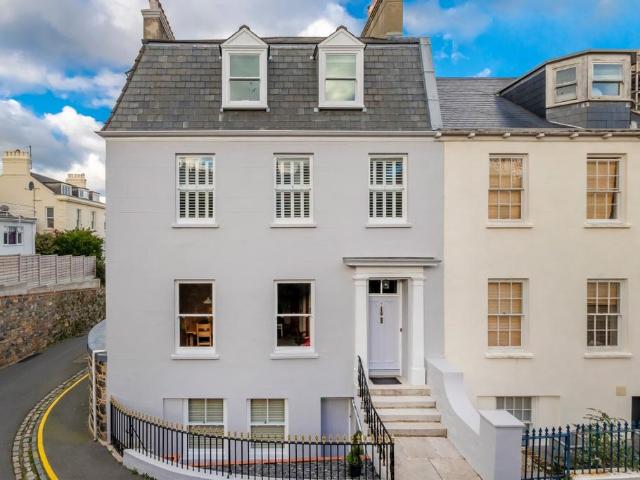 6 bedroom semi detached house for sale