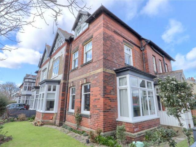 6 bedroom semi detached house for sale