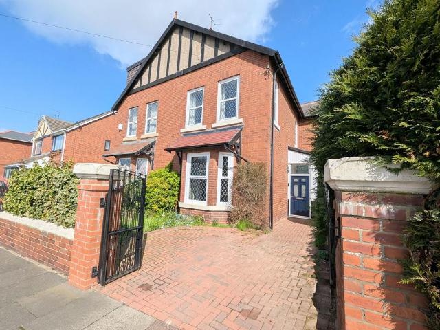 6 bedroom semi detached house for sale