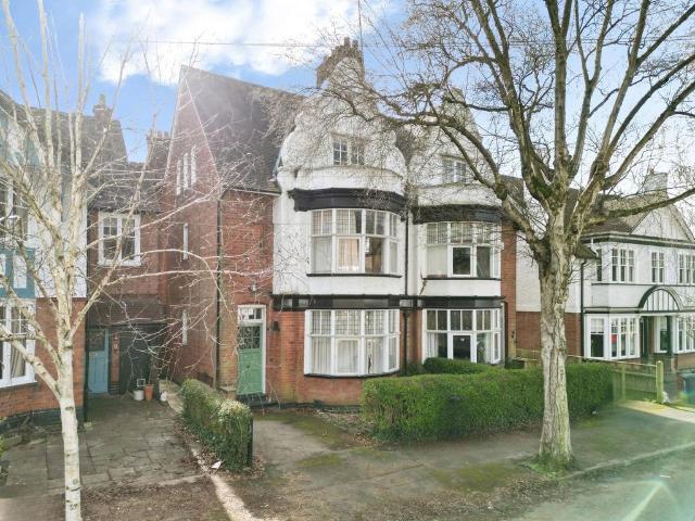 6 bedroom semi detached house for sale
