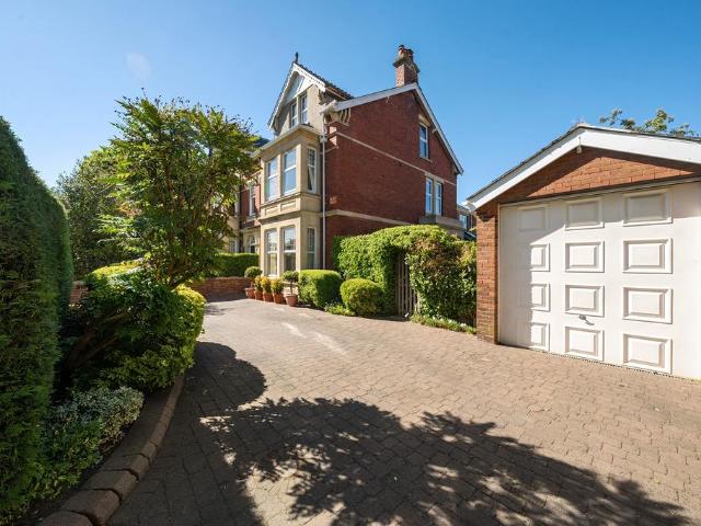 6 bedroom semi detached house for sale