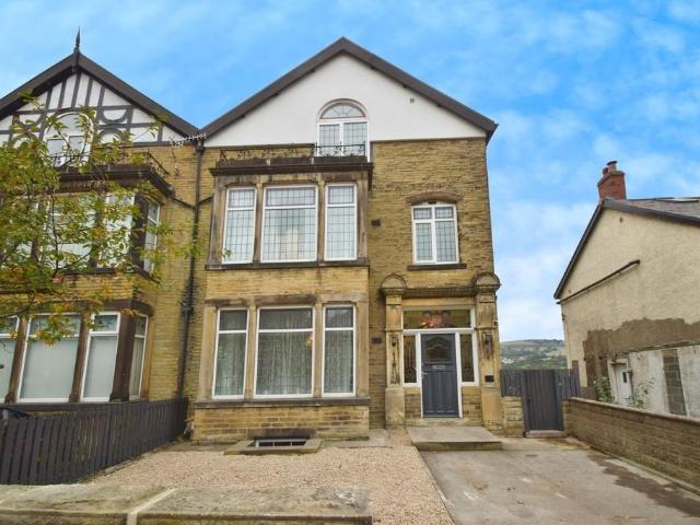 6 bedroom semi detached house for sale