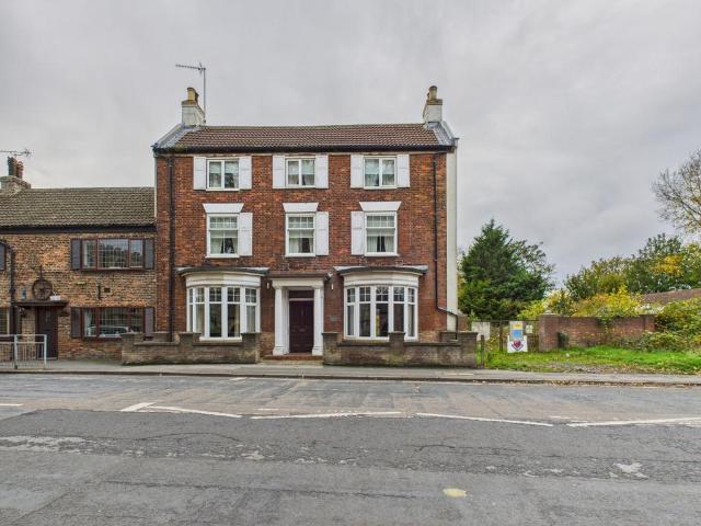 6 bedroom semi detached house for sale