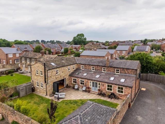 6 bedroom semi detached house for sale