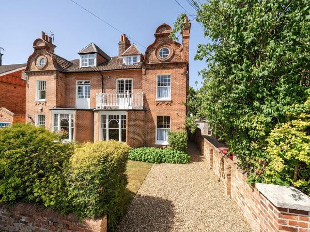 6 bedroom semi detached house for sale