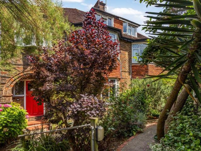 6 bedroom semi detached house for sale
