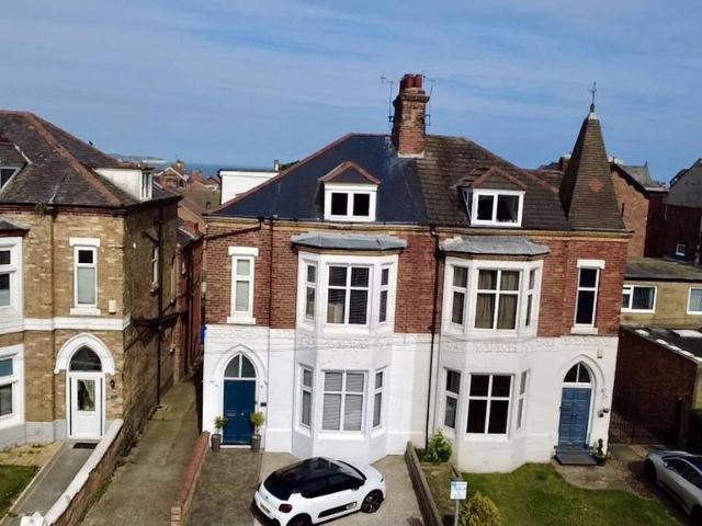 6 bedroom semi detached house for sale