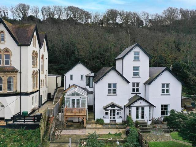 6 bedroom semi detached house for sale