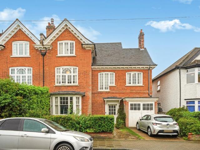 6 bedroom semi detached house for sale