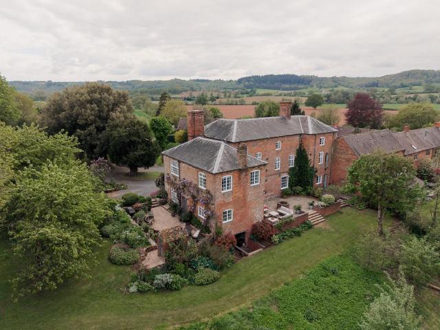 6 bedroom semi detached house for sale