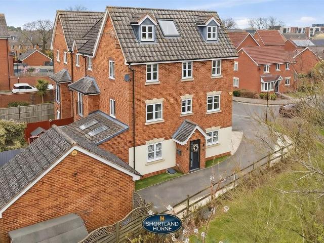 6 bedroom semi detached house for sale