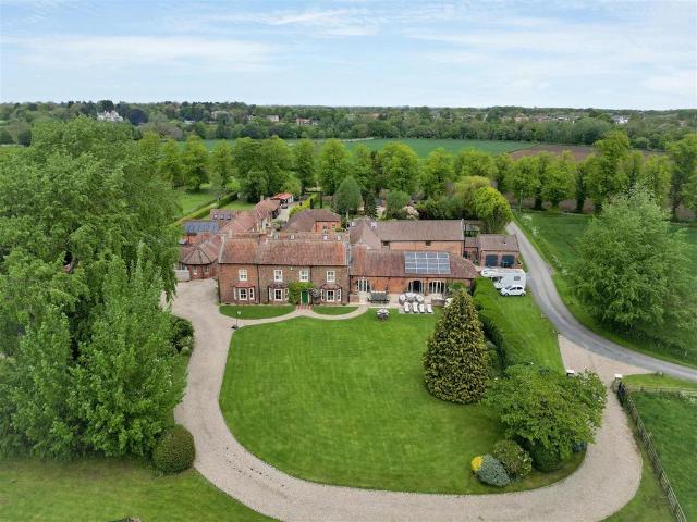 6 bedroom semi detached house for sale