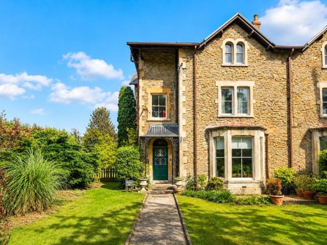 6 bedroom semi detached house for sale