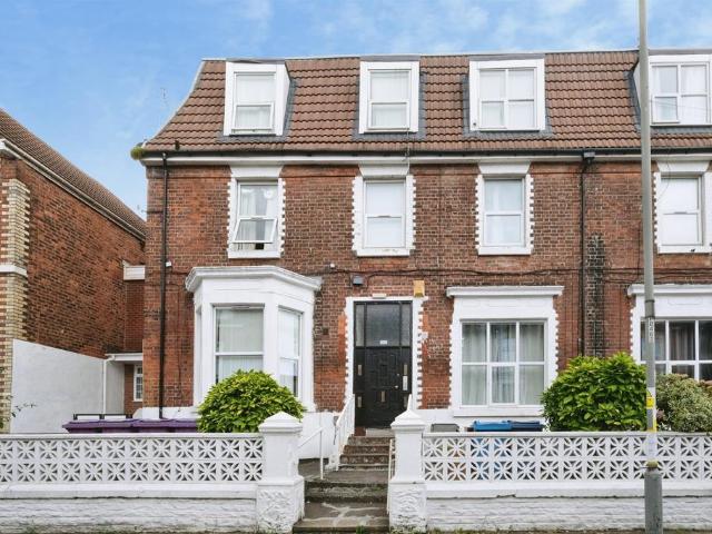 6 bedroom semi detached house for sale