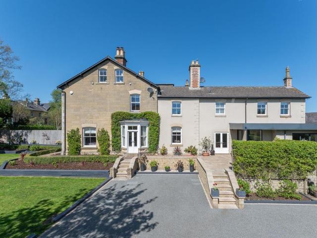 6 bedroom semi detached house for sale