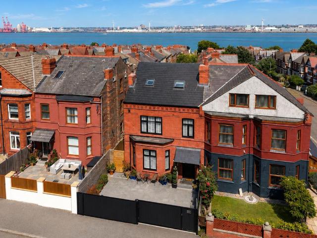 6 bedroom semi detached house for sale