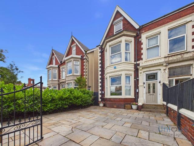 6 bedroom semi detached house for sale