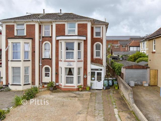 6 bedroom semi detached house for sale