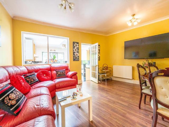 6 bedroom semi detached house for sale