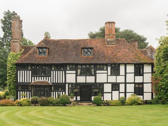 6 bedroom semi detached house for sale
