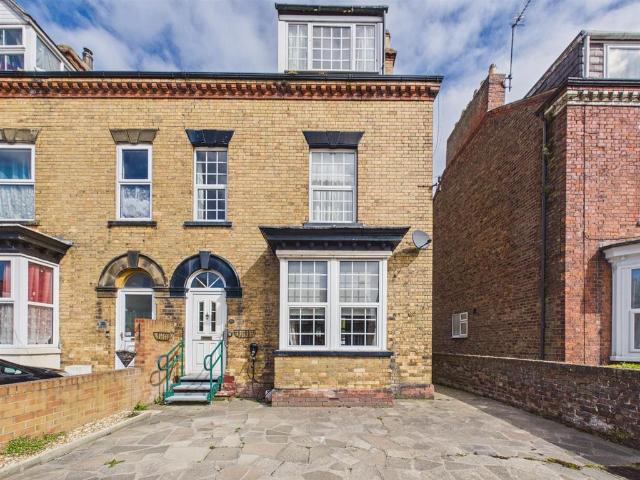 6 bedroom semi detached house for sale