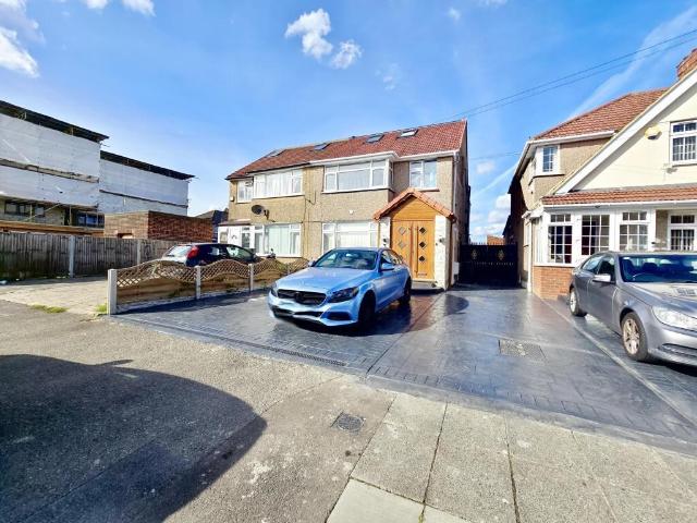 6 bedroom semi detached house for sale