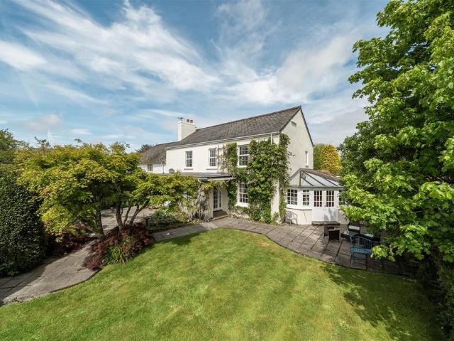 6 bedroom semi detached house for sale