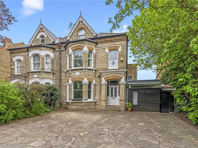 6 bedroom semi detached house for sale