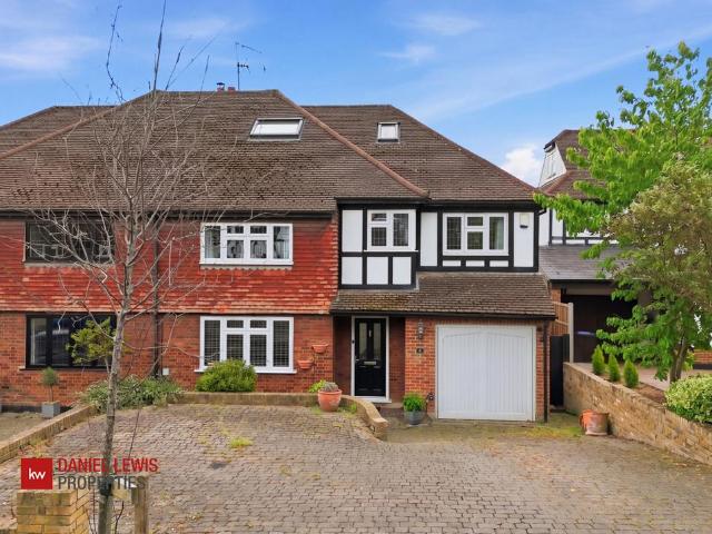 6 bedroom semi detached house for sale