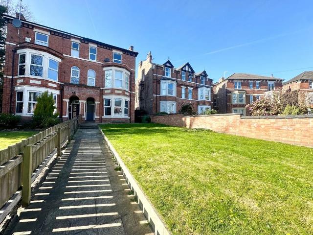 6 bedroom semi detached house for sale