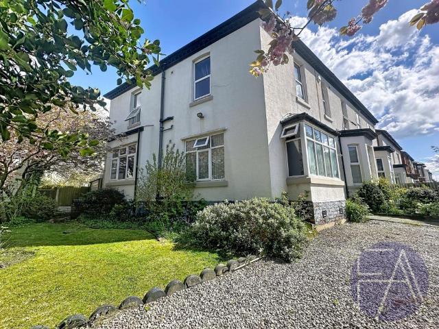 6 bedroom semi detached house for sale