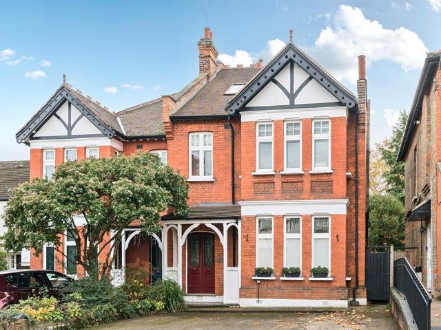 6 bedroom semi detached house for sale