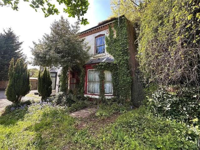 6 bedroom semi detached house for sale