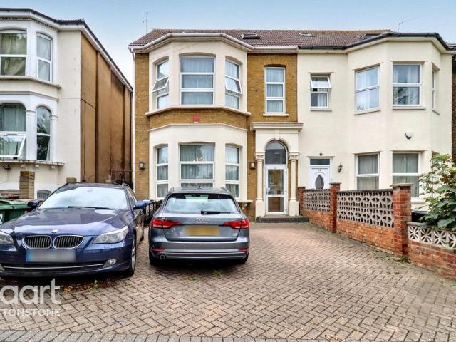 6 bedroom semi detached house for sale