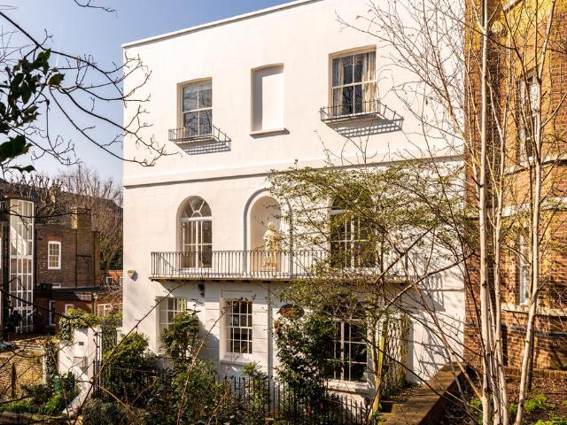 6 bedroom semi detached house for sale