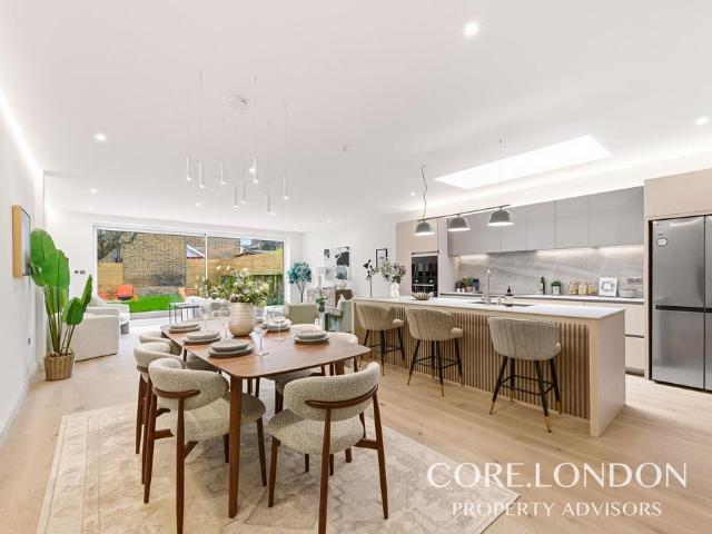 6 bedroom semi detached house for sale
