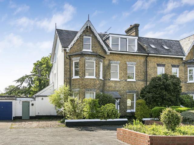 6 bedroom semi detached house for sale