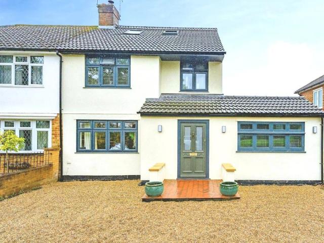6 bedroom semi detached house for sale