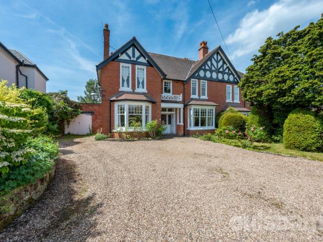 6 bedroom semi detached house for sale