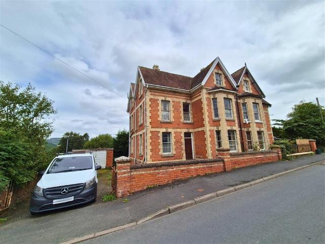 6 bedroom semi detached house for sale