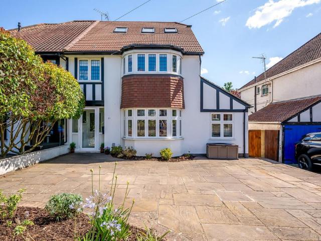 6 bedroom semi detached house for sale